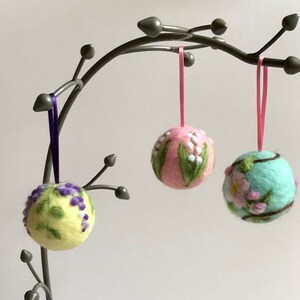 Small Flower Baubles, Tree Decoration, Spring Decoration, Gardeners ...