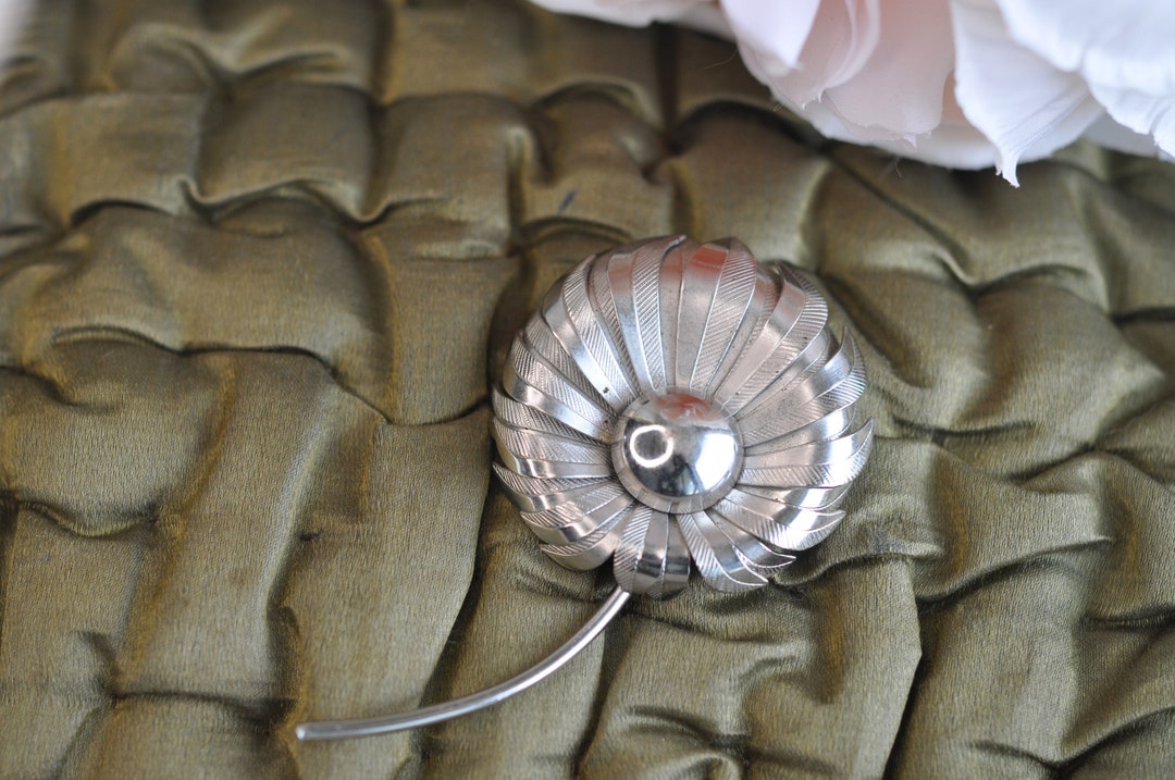 1960 Silver Flower Pin - Etsy