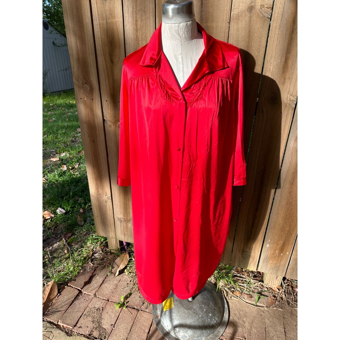 Vintage 70's VANITY FAIR Red Nylon Tricot Floral Applique Short ...