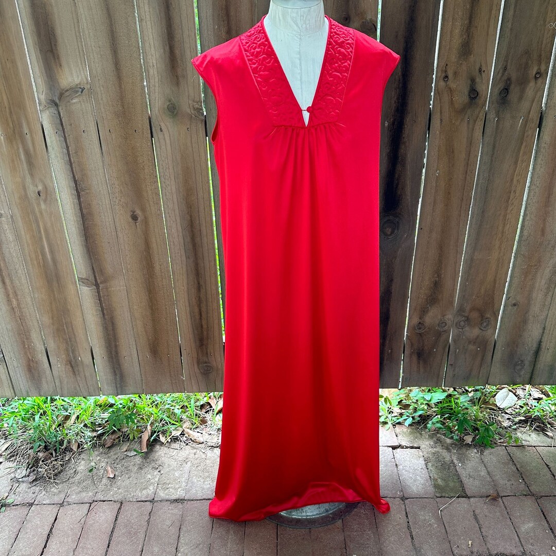 Vintage 70s JC PENNEY Red Antron 3 Nylon Quilt Detail Long GOWN S - Etsy