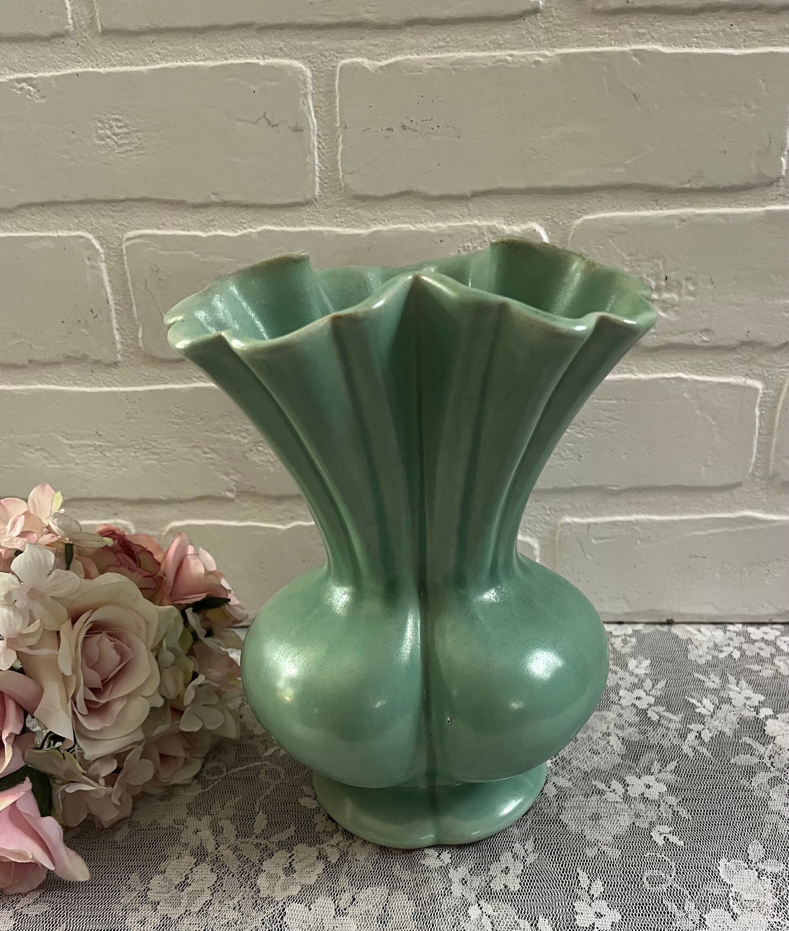 Vintage Camark Ruffled Vase - 1930’s - Etsy