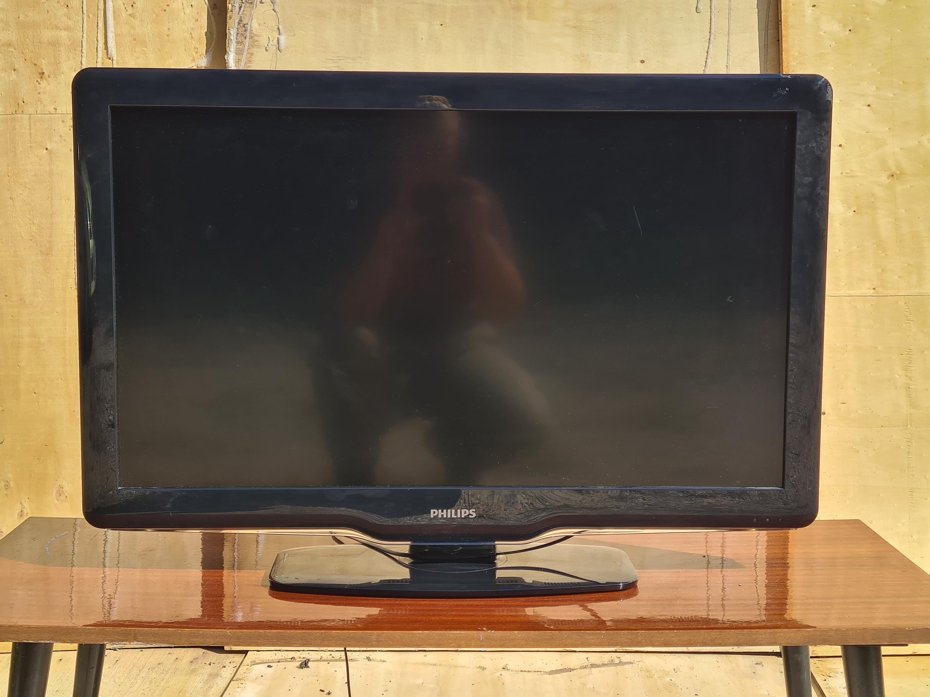 Philips Television - 37" Full HD Lcd With HDMI & USB - Etsy