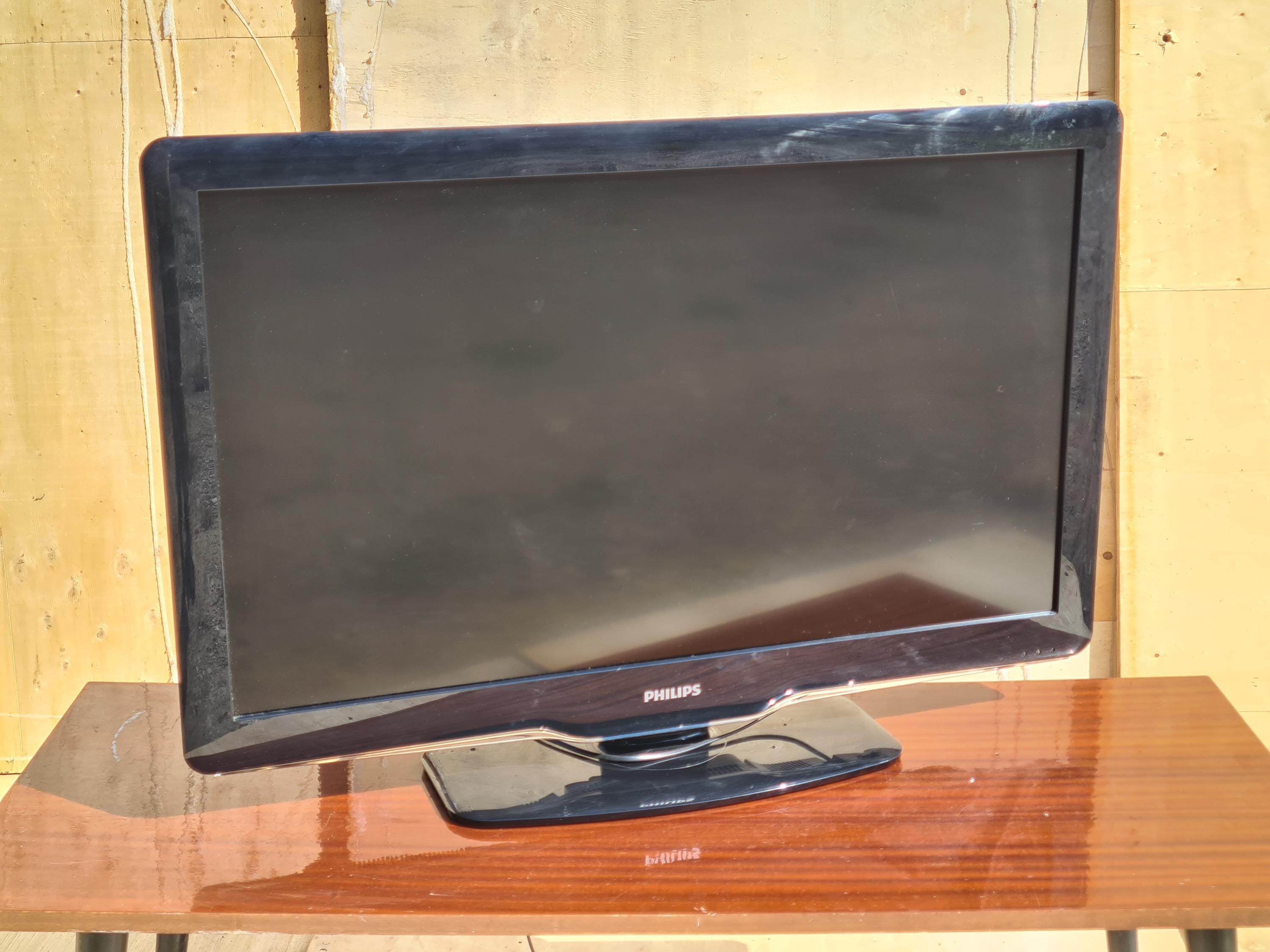 Philips Television - 37" Full HD Lcd With HDMI & USB - Etsy