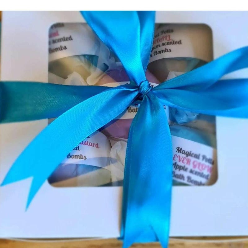 Bath Bomb Gift Set - 60+ Gift Ideas for 2026