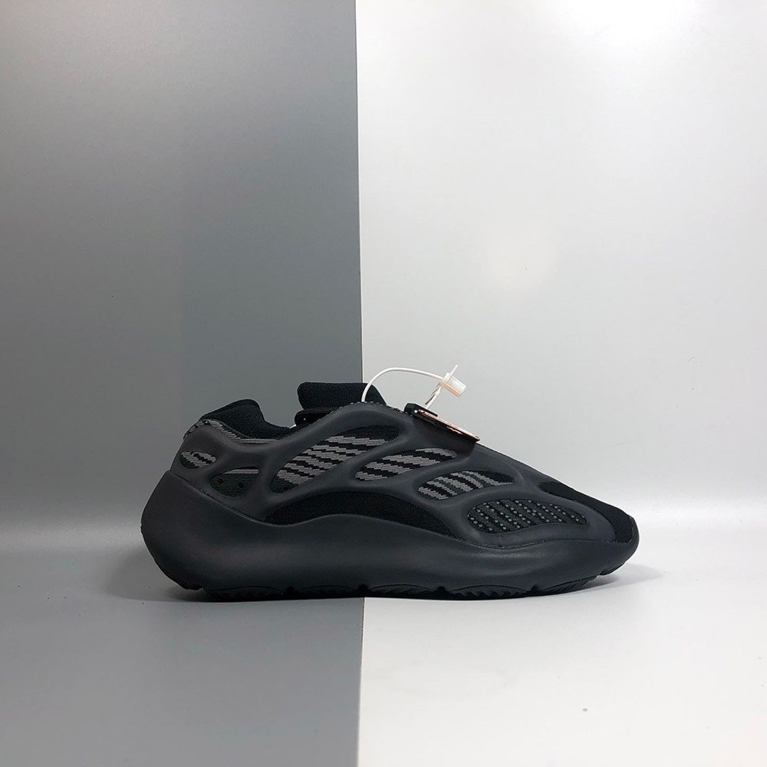 Yz 700 V3 triple Black Sneaker for Men and Women - Etsy