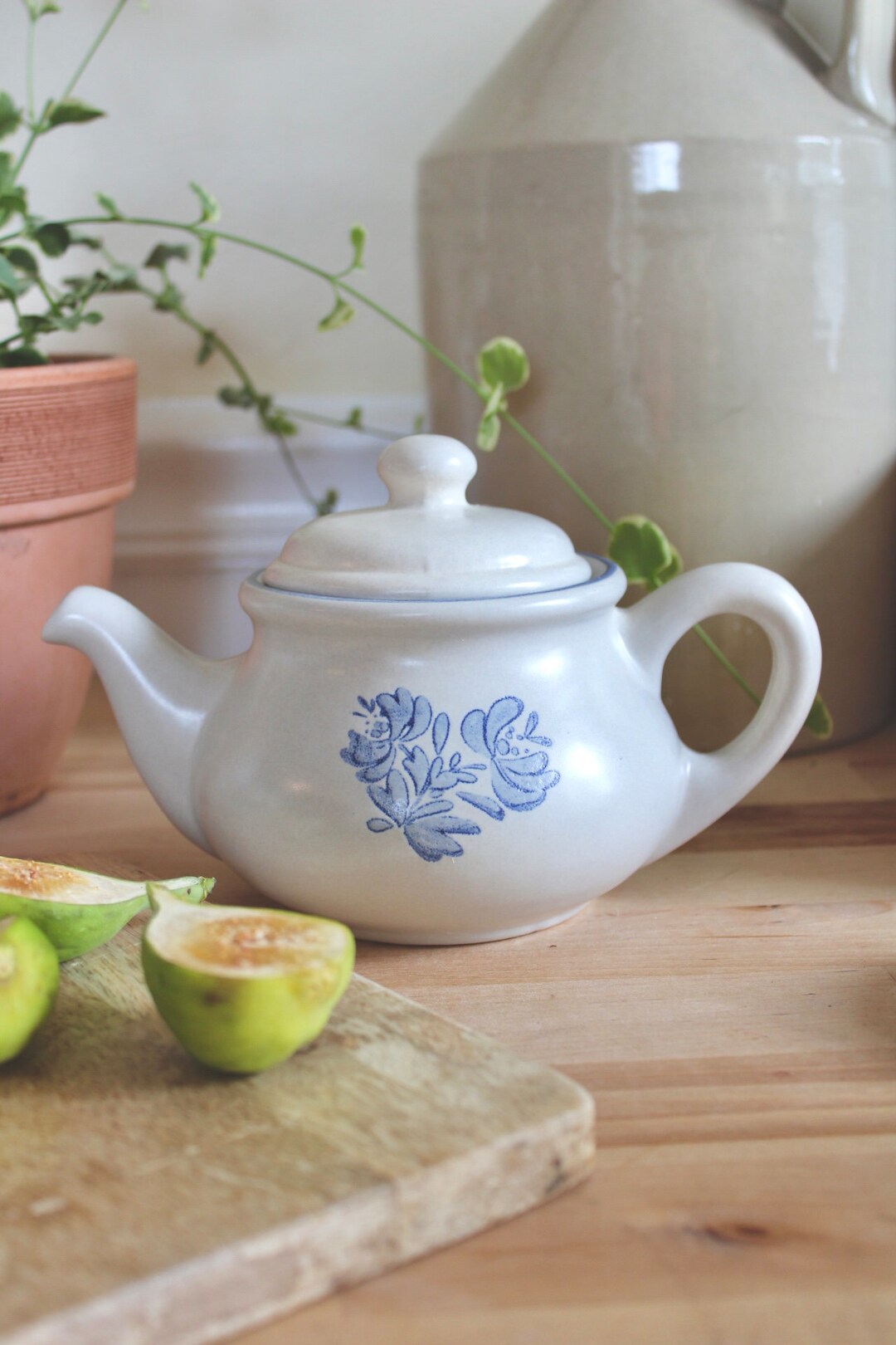 Vintage Pfaltzgraff Yorktowne Tea Pot Dinnerware Vintage Teapot Blue ...