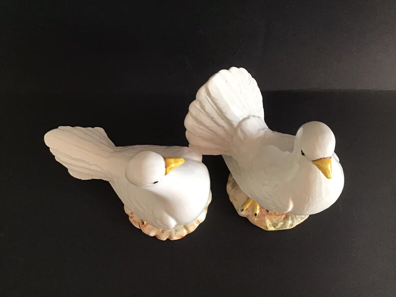 2 Vintage Italy Doves Figurines Italian Porcelain Statues - Etsy