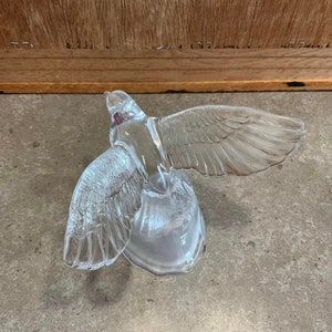 Clear Glass Flying Bird on Pedestal, Vintage Crystal Bird Figurine ...