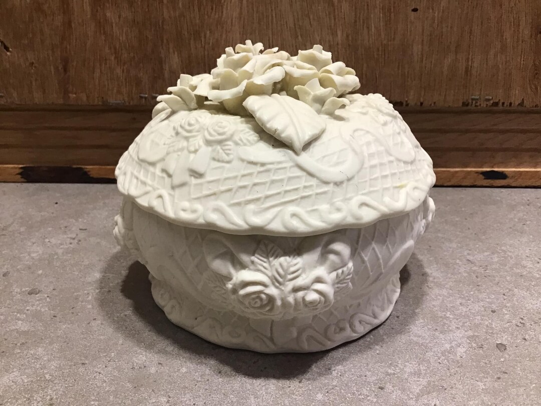 Vintage Creamy White Trinket Box With Capodimonte Roses on Top - Etsy