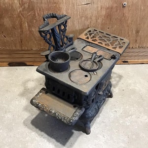 Vintage Mini Cast Iron Stove 'crescent' Metal Kitchen Stove - Etsy