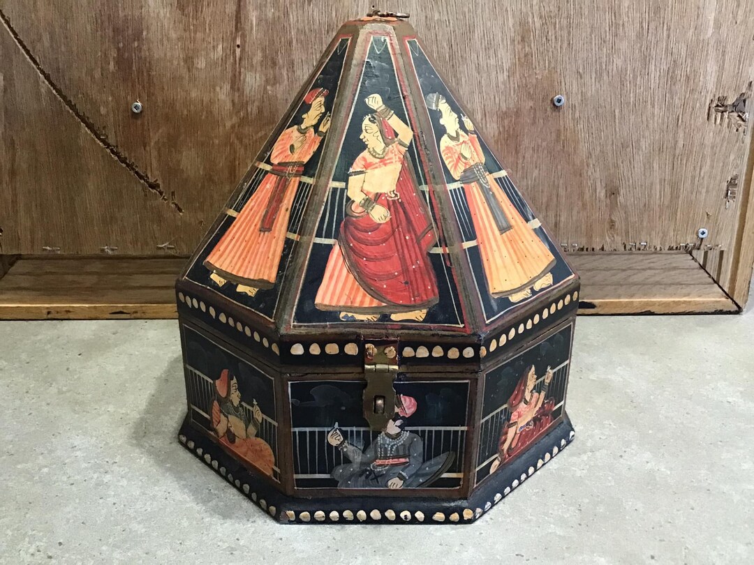 Vintage Indian Octagonal Wooden Turban Box With High Domed Lid ...