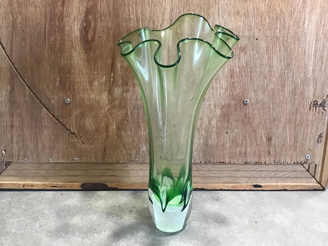Unique Crystal Green Vase Hand Made in Poland Art Deco Glass Ruffled ...