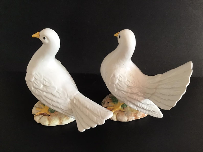 2 Vintage Italy Doves Figurines Italian Porcelain Statues - Etsy