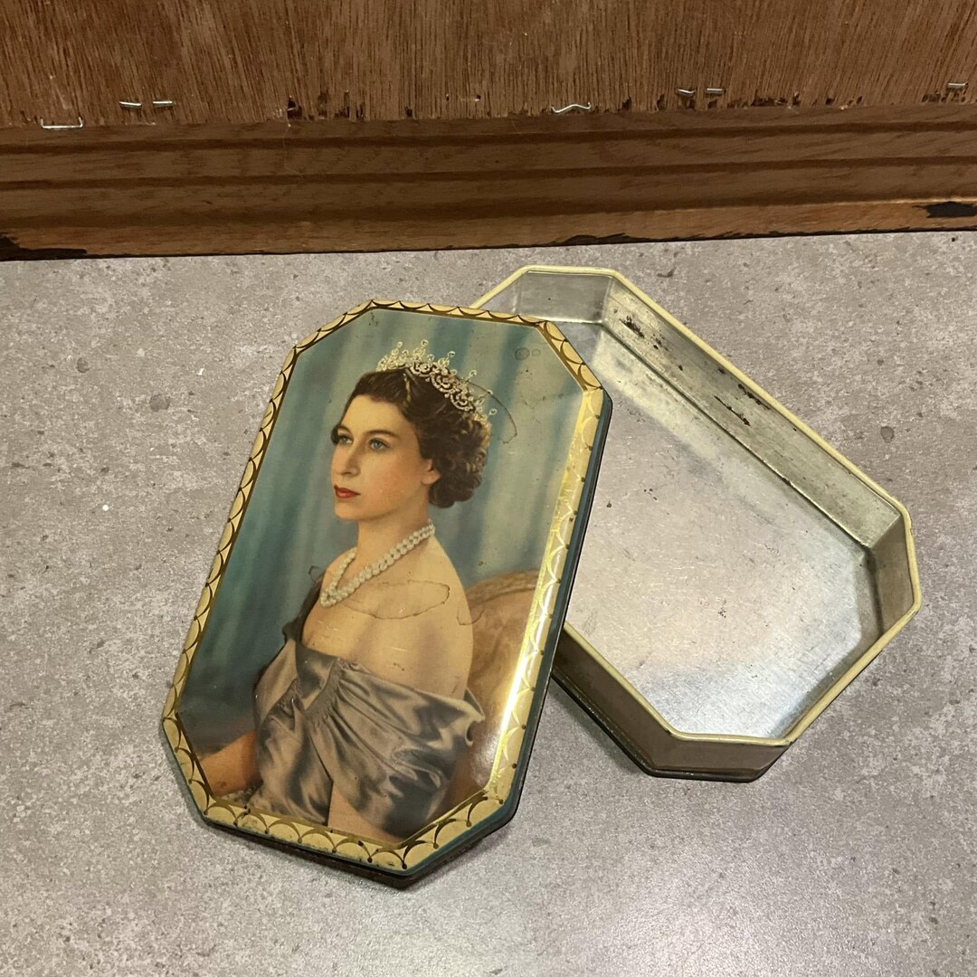 Queen Elizabeth II Coronation Blue Bird Confectionery Tin Made in ...
