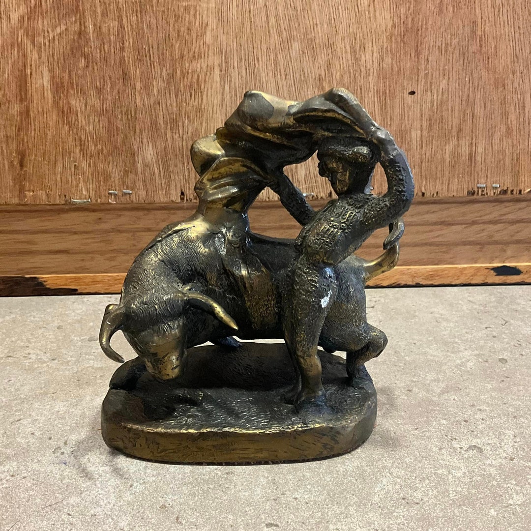 Matador Bull Statue Bronze Sculpture of Spanish Matador Toreador ...