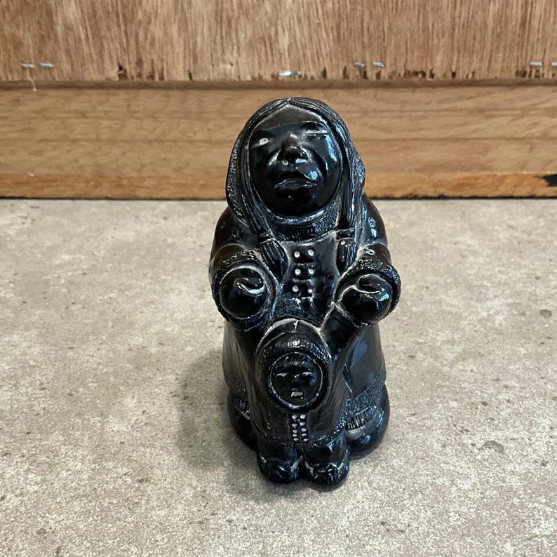 Vintage AARDVARK Stone Eskimo With Kid Figurine, Statue, Made in Canada ...