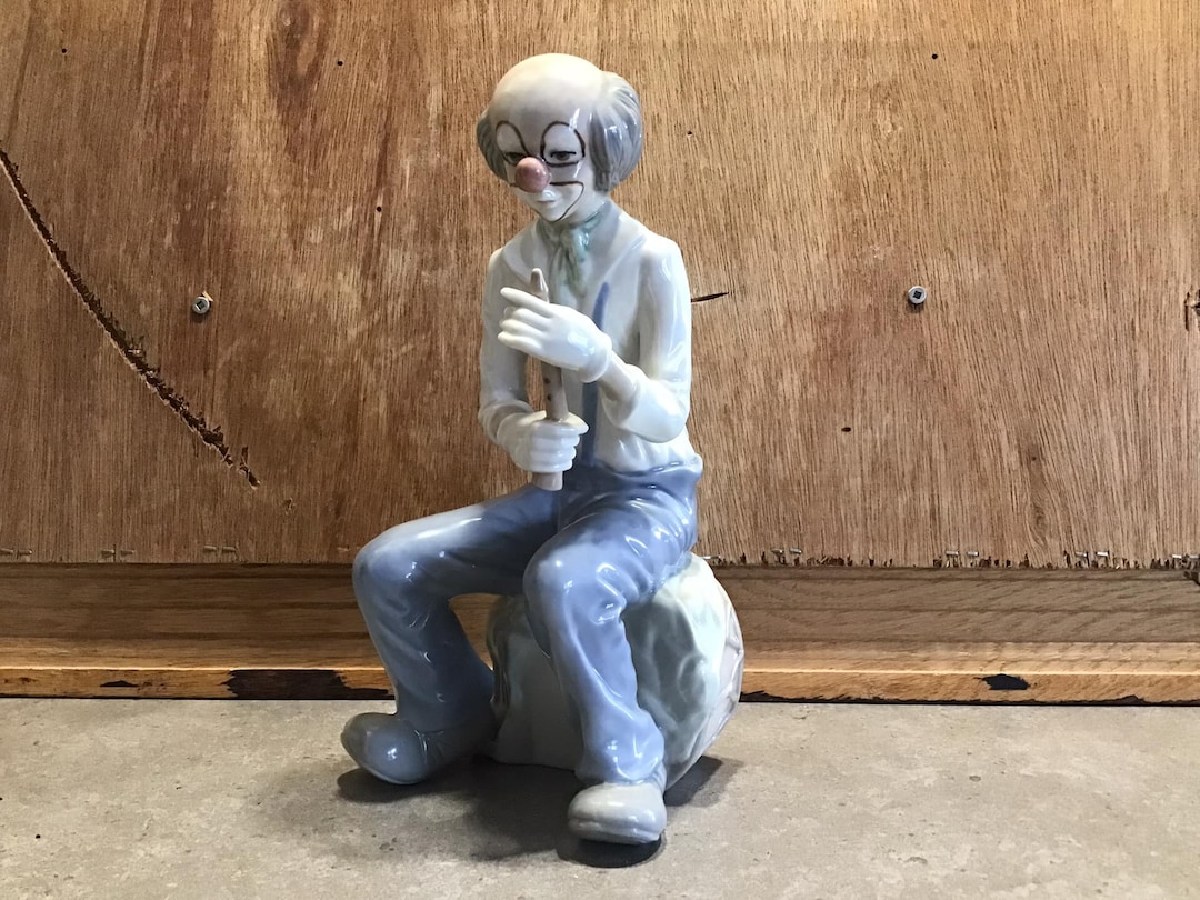 Vintage TENGRA Valencia Spain Porcelain Clown Figurine Playing Flute 10 ...