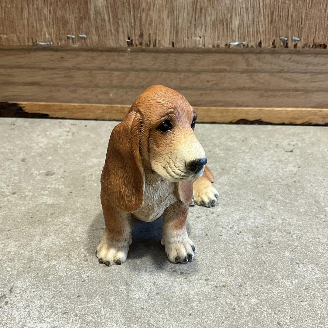 Basset Hound Figurine, Dog Sculpture, Collectible, Resin - Etsy