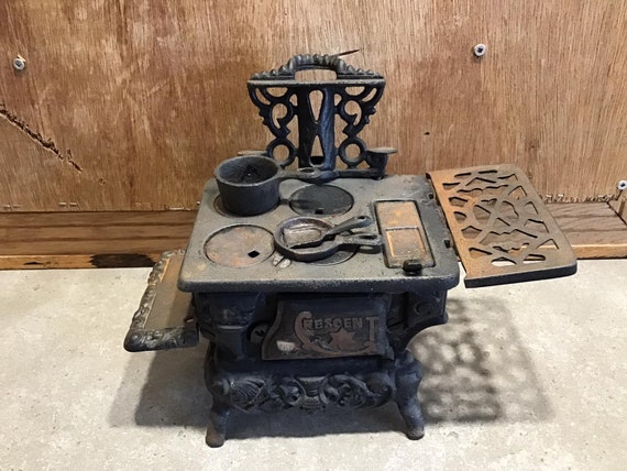 Vintage Mini Cast Iron Stove 'crescent' - Etsy Canada