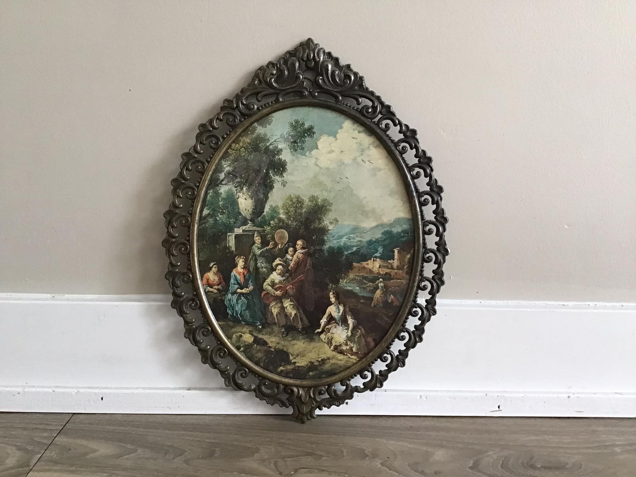 Oval Filigree Frame Art