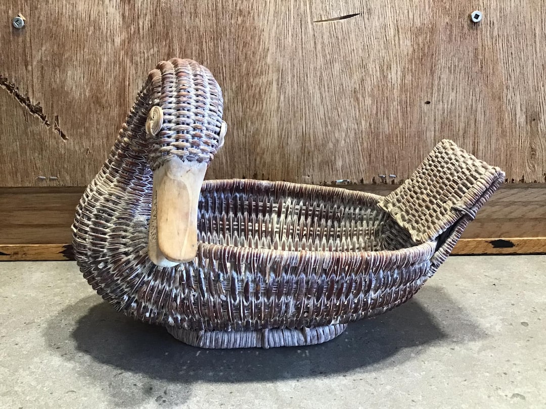 Vintage 1988 Duck Wicker Basket / Farmhouse Decor, Rattan Duck, Table ...