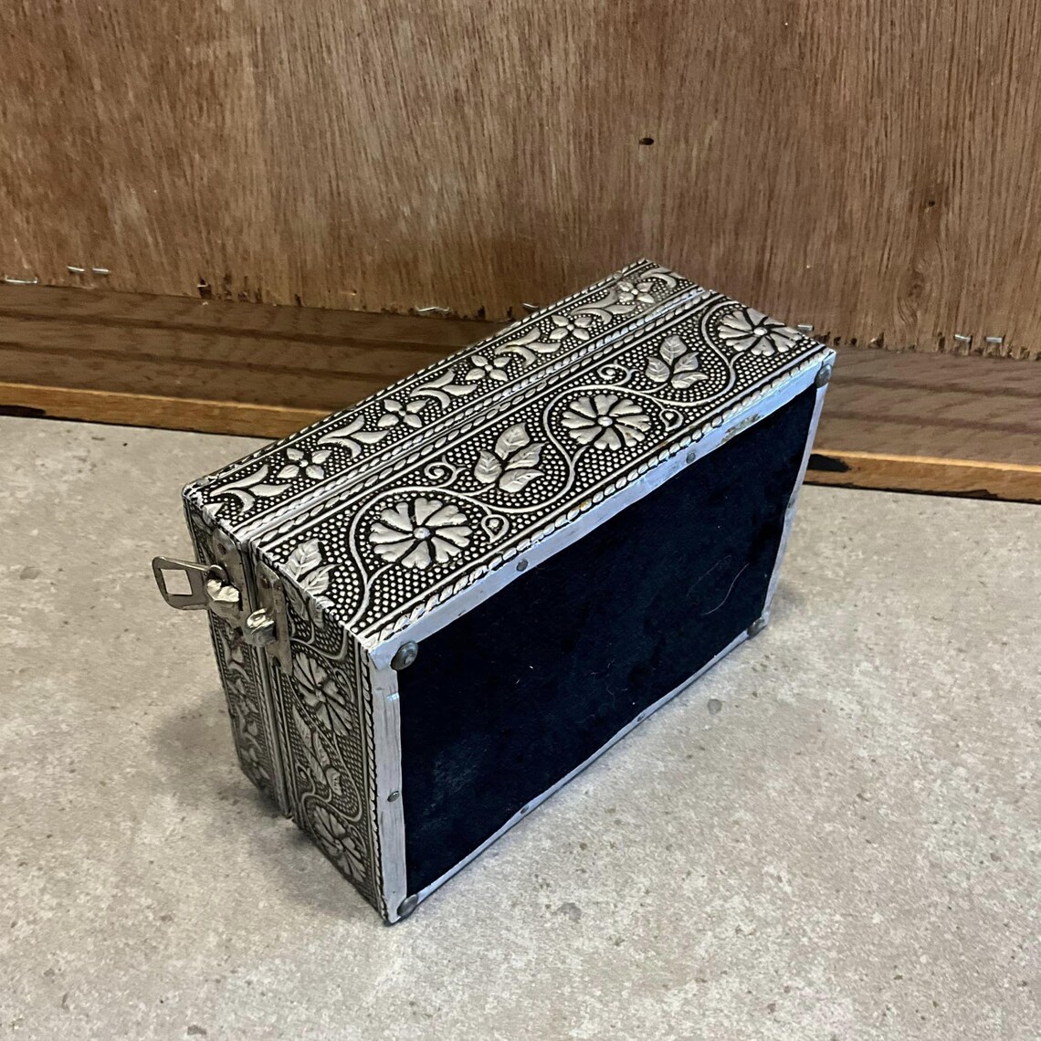 Vintage Handmade Hammered Metal Jewelry Box With Intricate Floral ...