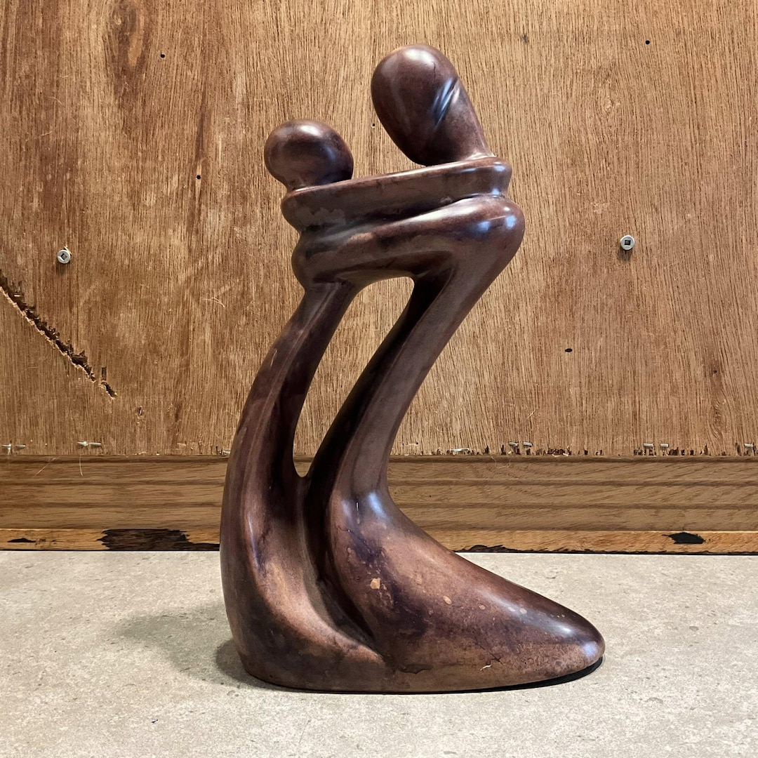 Abstract Sculpture "touch My Heart" Depicting an Embracing Couple ...