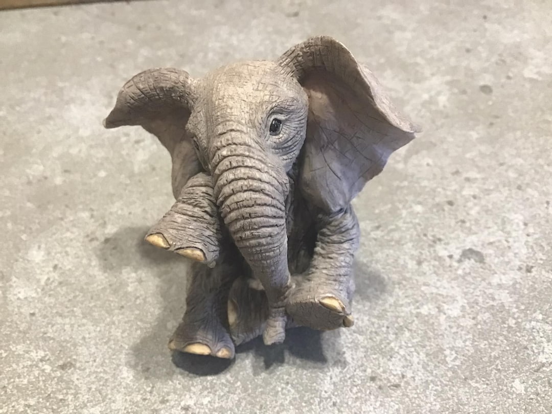 Vintage Daisy Adorable Elephant Animals Collection African Elephant ...