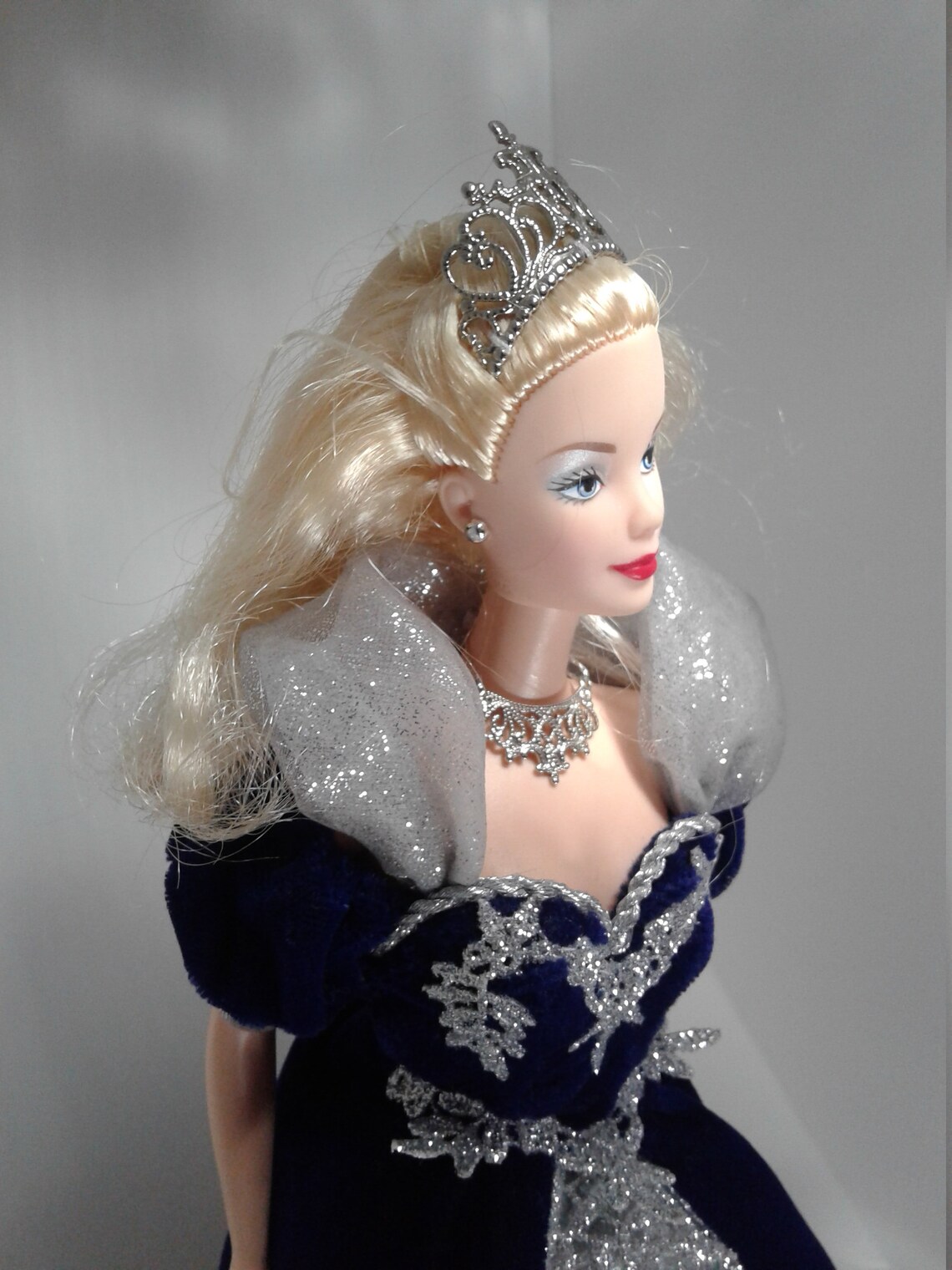 1999 Holiday Barbie - Etsy