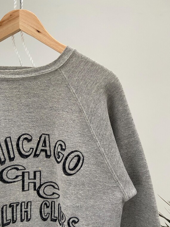 Vintage 1960s Flocked Raglan Chicago Health Club Grey… - Gem