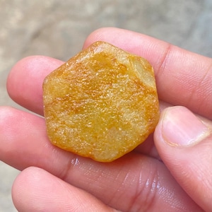 Brilliant Natural Yellow Sapphire Rough Crystal Yellow Sapphire Rough ...