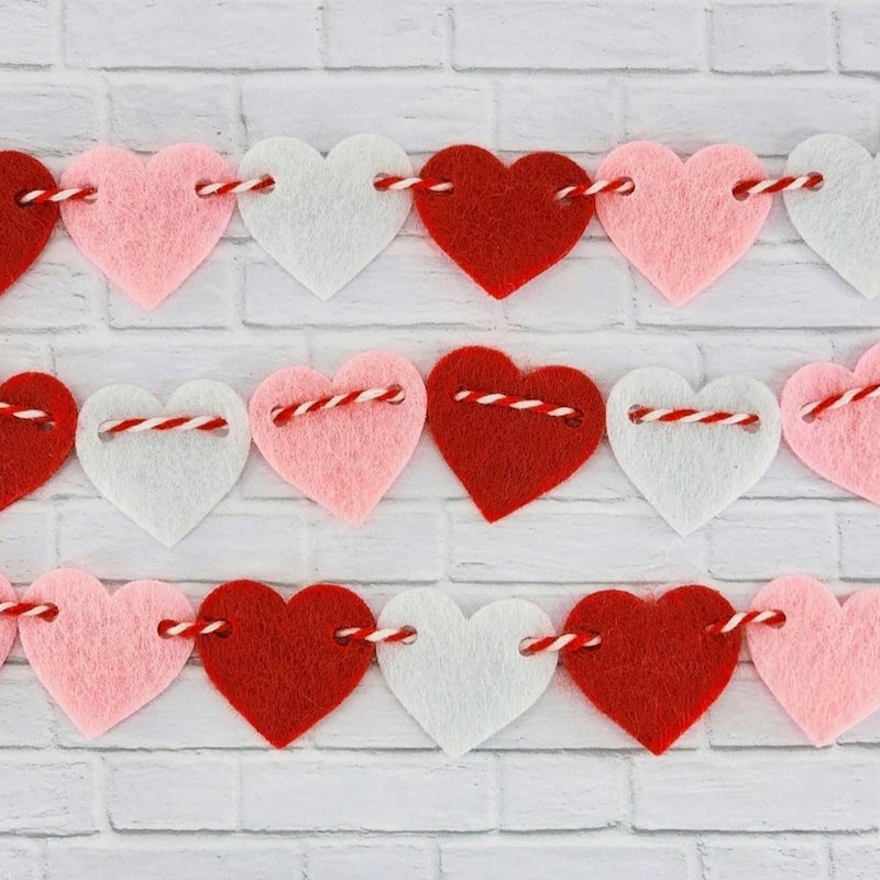 Valentine Garland - Etsy