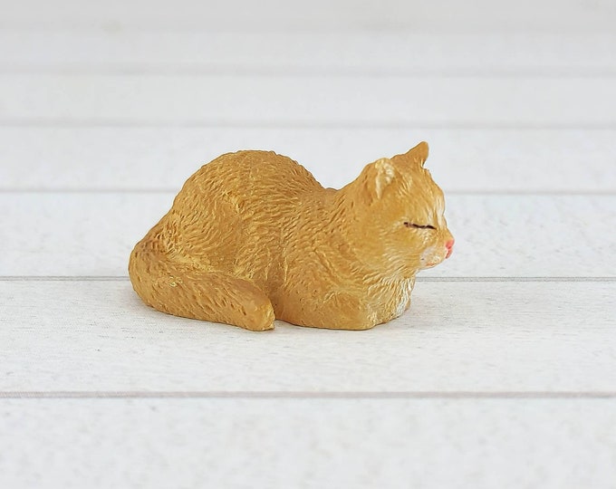 Dollhouse Miniature Cat1:12 Scale Cat Laying Downterrarium - Etsy