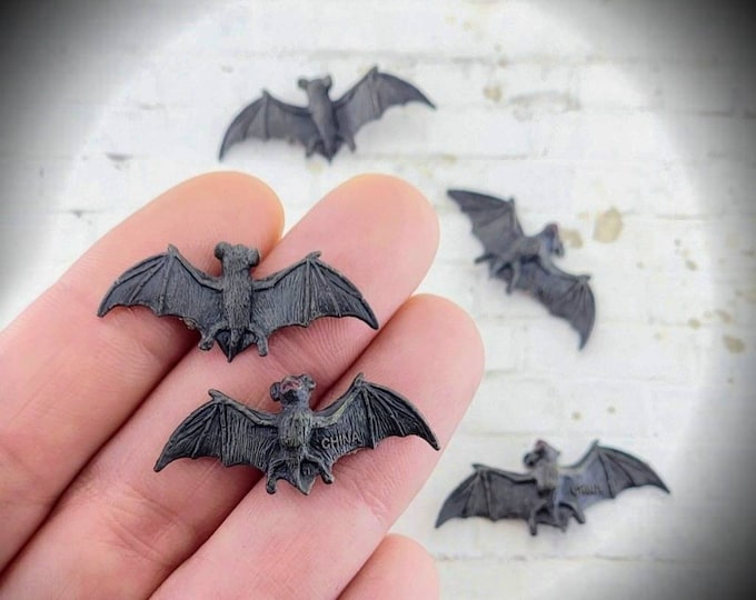 Tiny Bats,1:12 Scale Bats,halloween Miniatures,dollhouse Halloween ...