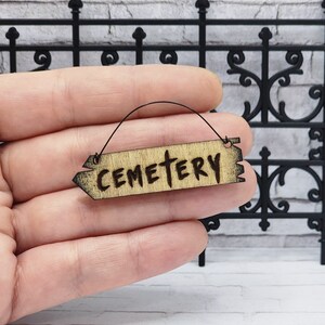 Miniature Cemetery Sign,1:12 Scale,dollhouse Halloween,halloween ...