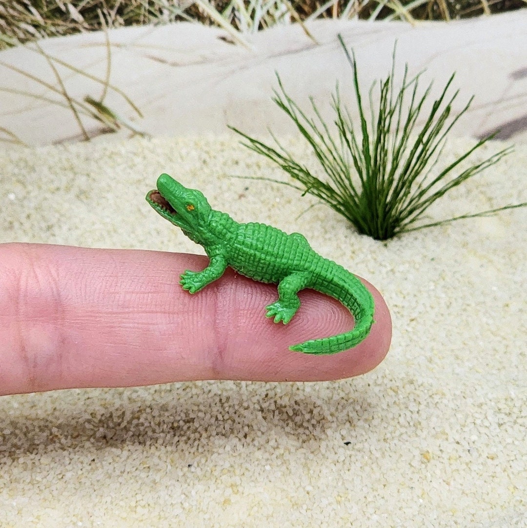 Tiny Alligator Figurine,micro Reptile,diorama,terrarium Supplies,fairy ...