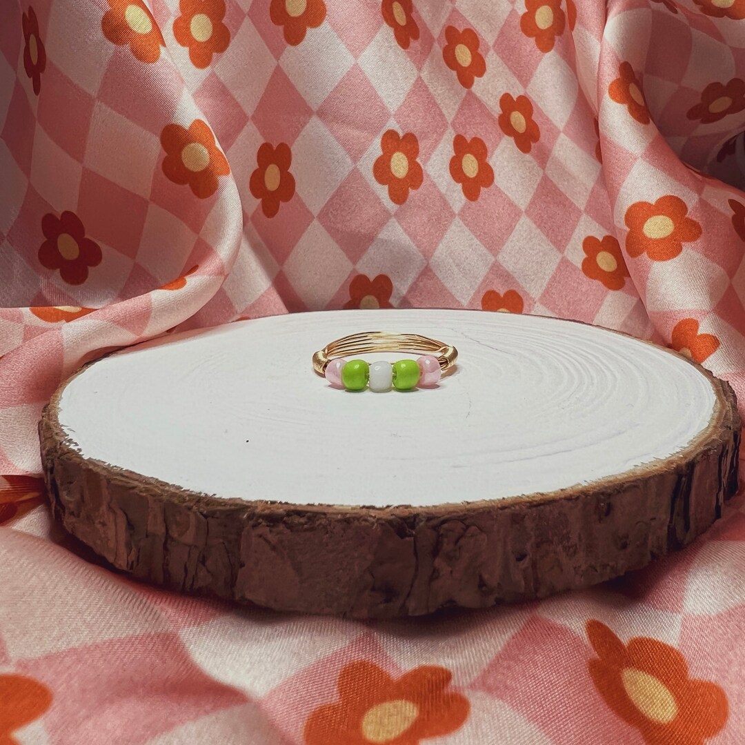 Pink White & Green Fidget Bead Wire Ring/wire Ring/gold Wire - Etsy