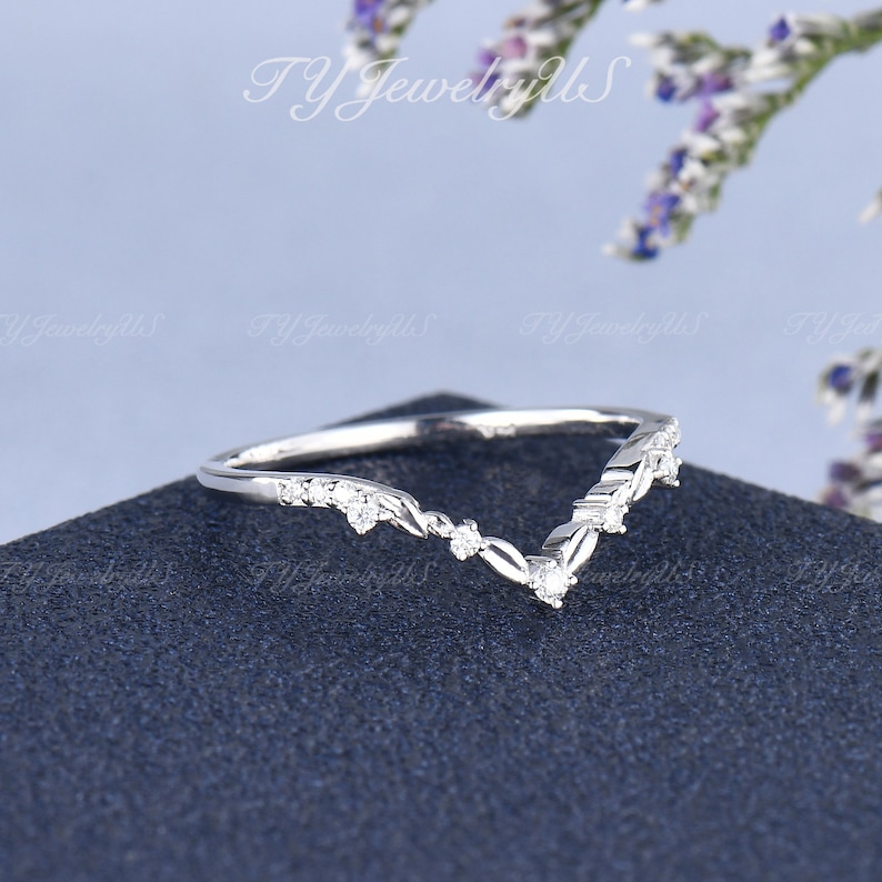 White Gold Vine Leaf Curved Wedding Band Diamond Leaf Style - Etsy