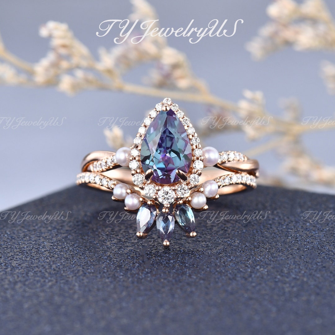 Alexandrite Engagement Ring Set White Gold Alexandrite Bridal Set Halo ...