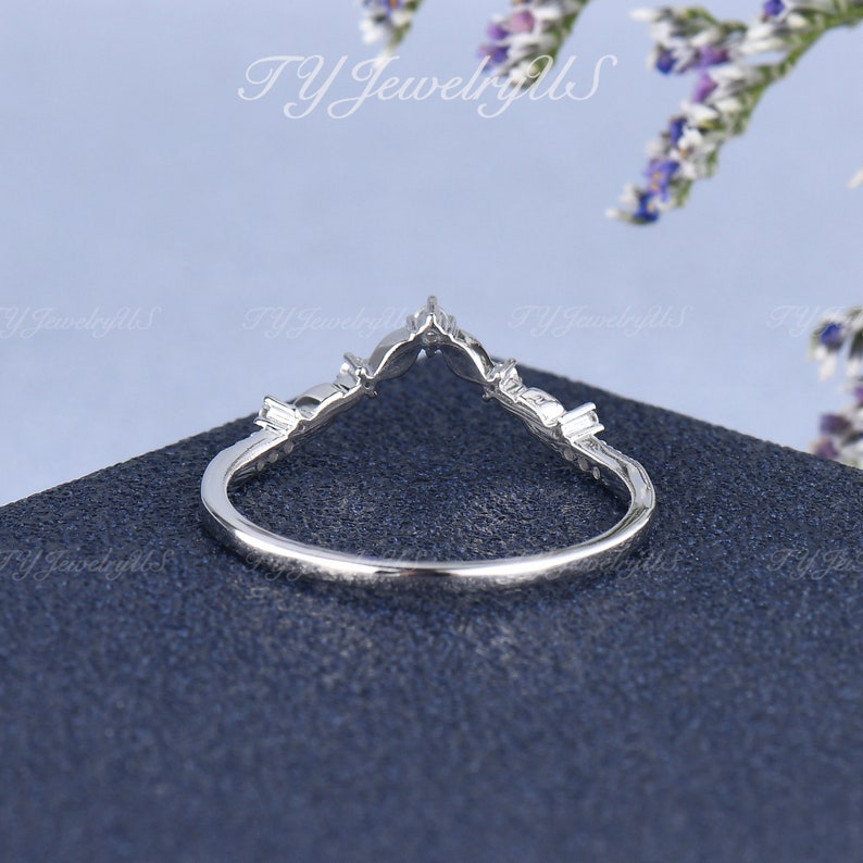 White Gold Vine Leaf Curved Wedding Band Diamond Leaf Style - Etsy