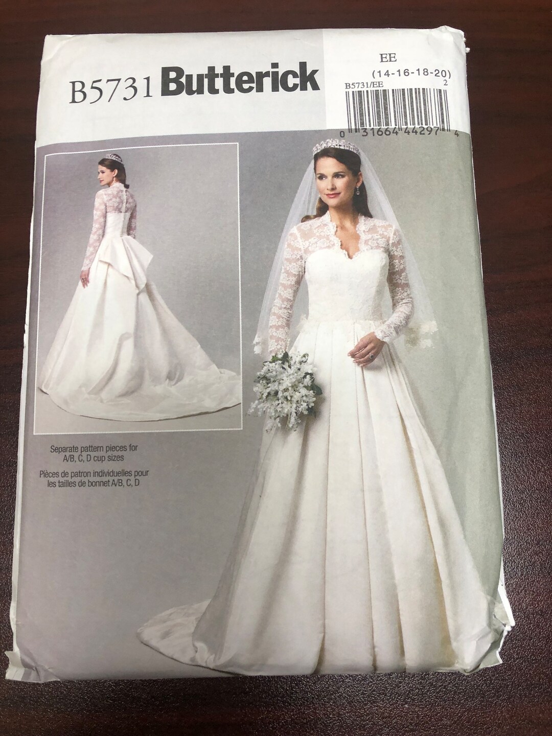 Kate Middleton Elegant Lace Satin Wedding Bridal Dress Pattern B5731 ...