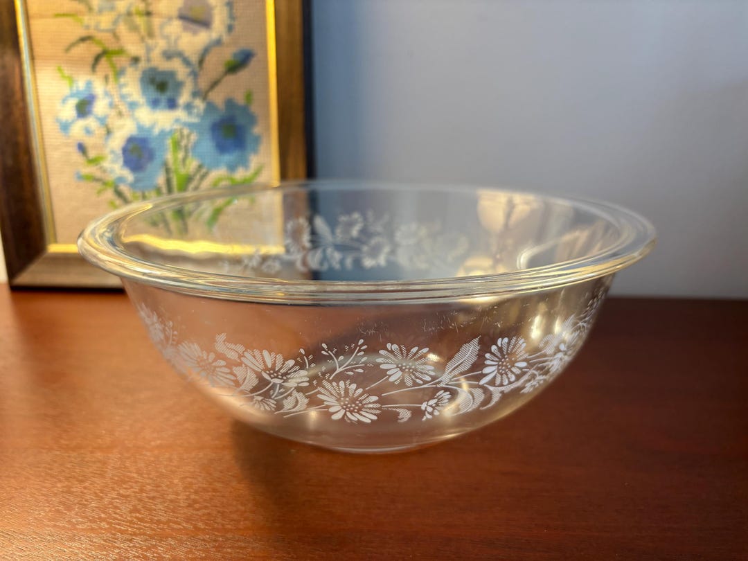 Vintage Pyrex Colonial Mist Mixing Bowl 325 2.5 Quart Clear With White ...