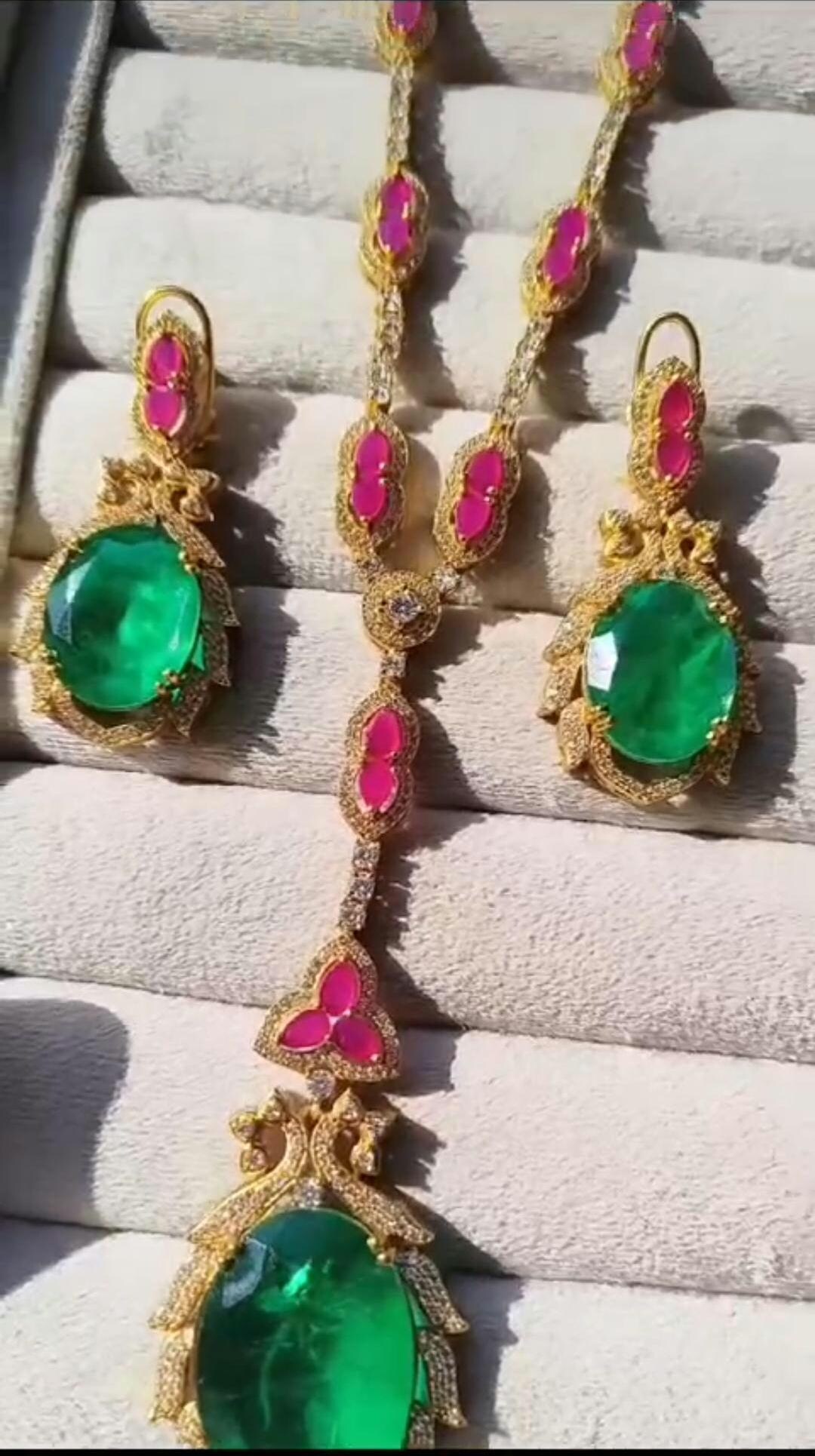 Fine Gold Finish Emerald Green Doublet Stones Uncut Moissanite Polki ...