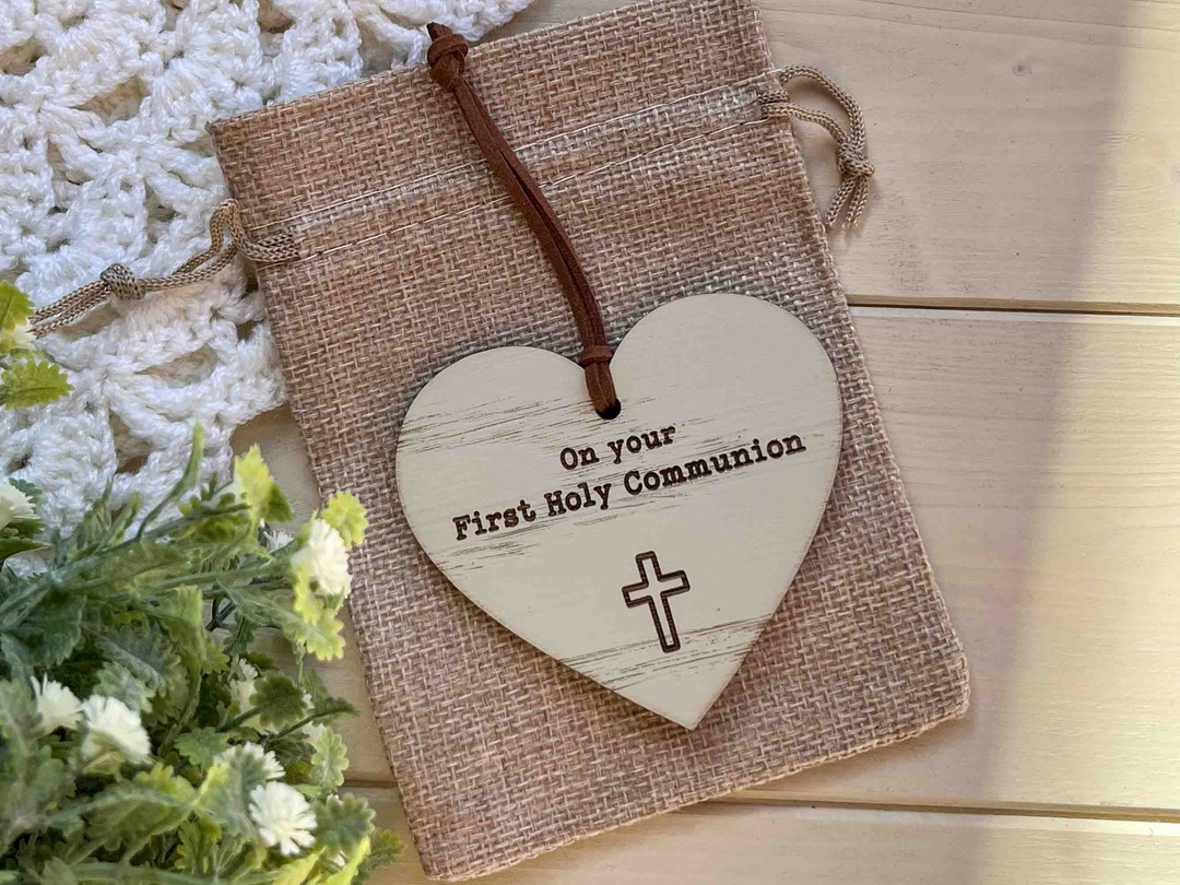 First Holy Communion Gift Tag, Wooden 1st Holy Communion Day Heart Sign ...