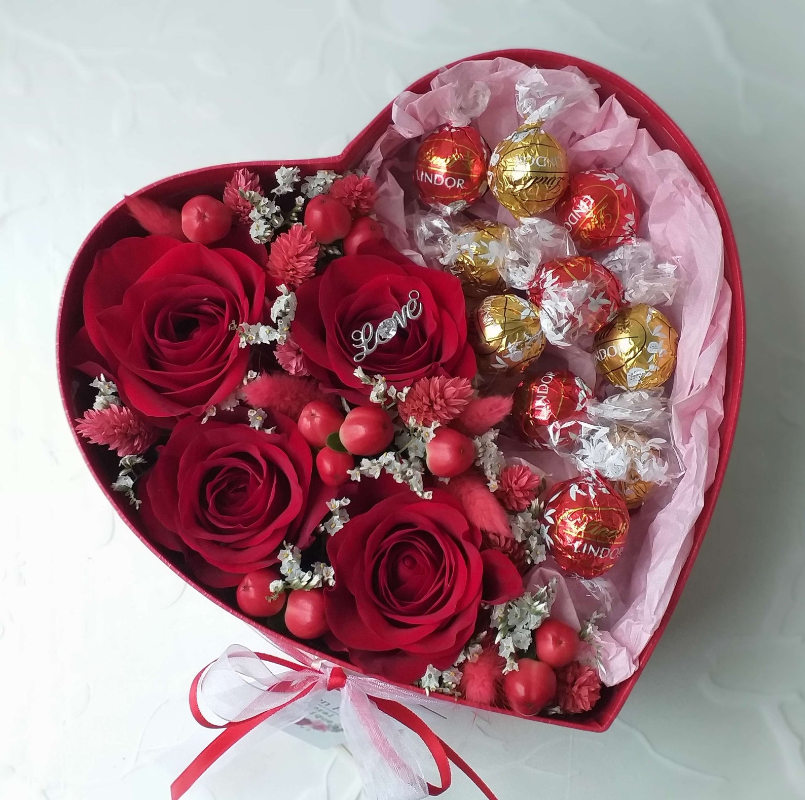 Fresh Roses With Sweets in a Heart-shaped Box | Valentine's Day Fresh ...