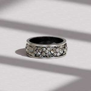 Gold Sunflower Ring for Men in Silver With Elegant Floral Pattern Ring ...