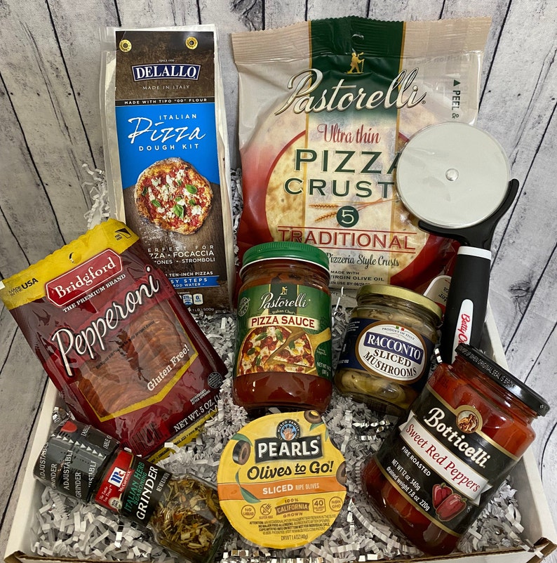 Deluxe Family Pizza Gift Box, Pizza Kit Box, Housewarming Gift, Man ...