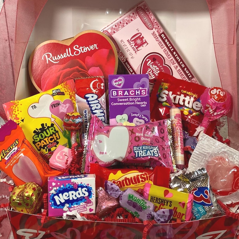 Boyfriends and Basket - Etsy