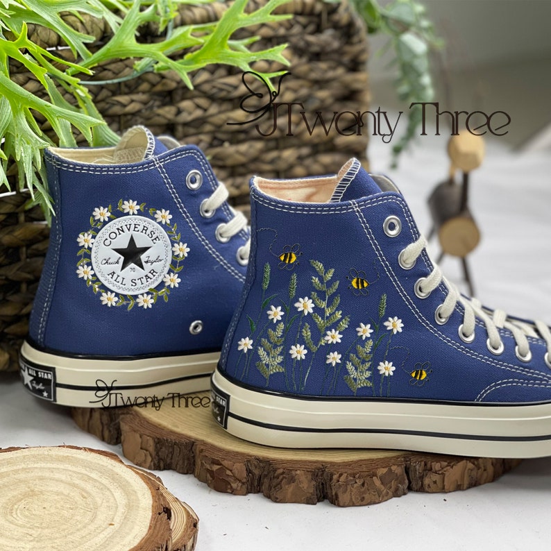 Daisy Flower Embroidered Converse Custom Tiny Flower - Etsy