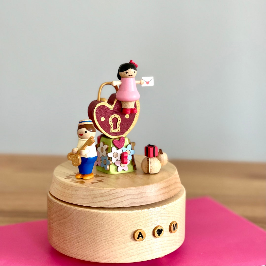 Wooden Couple Music Box juliet & Romeo Inspired - Etsy